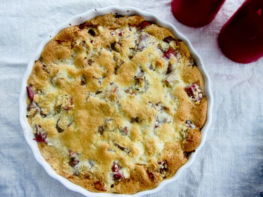 Rababarapie með kókos og karmellusúkkulaði – GulurRauðurGrænn&Salt