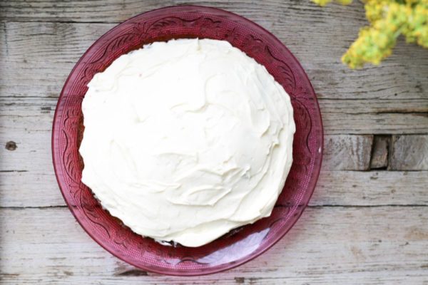 Heimsins besta gulrótarkaka með rjómaostaglassúr – GulurRauðurGrænn&Salt