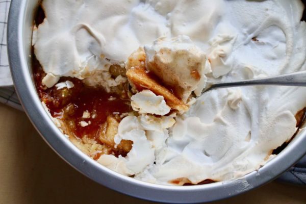 Marengs eplakaka með karmelluðum eplum – GulurRauðurGrænn&Salt