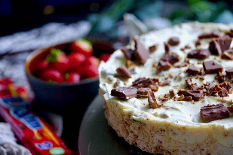 Ísmarengsterta með Daim kurli - GulurRauðurGrænn&Salt